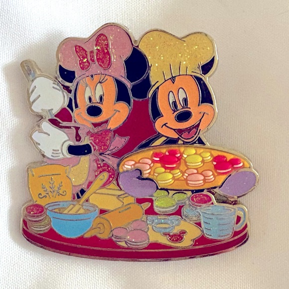 Disney | Jewelry | Hong Kong Disneyland Mickey And Minnie Make Macarons ...